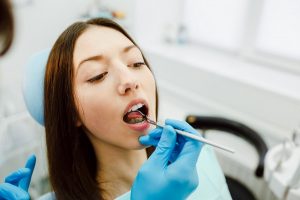 Entenda o que é a placa bacteriana | PrimaVida Dental